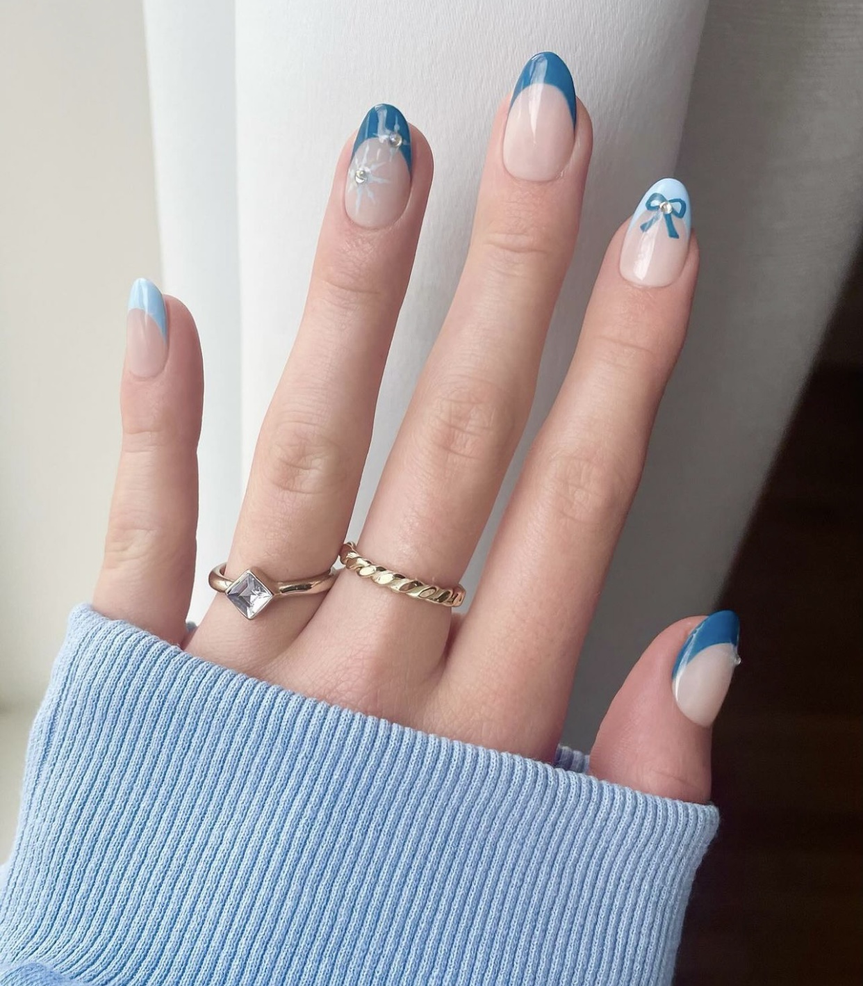 37 Frosty Blue Winter Nails You'll Want to Screenshot - LIFE PRETTIFIED